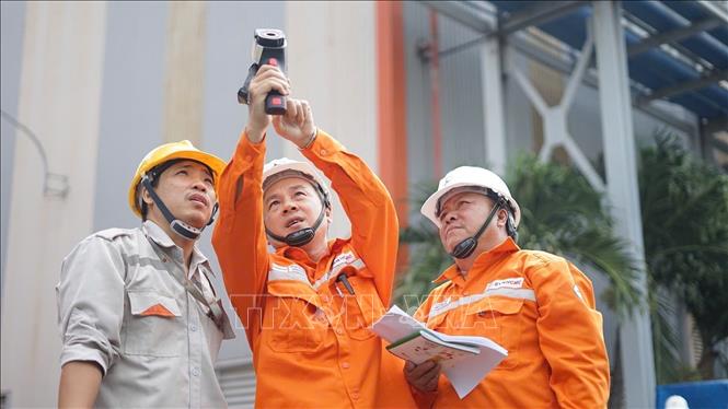 TP. Hồ Chí Minh: Từ ngọn đèn dầu đến lưới điện thông minh - Ảnh thời sự ...