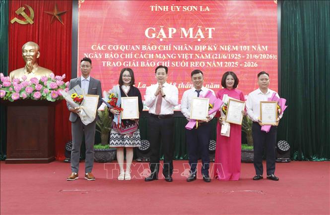 Sơn La trao giải báo chí Suối Reo năm 2025-2026 - Ảnh thời sự trong ...