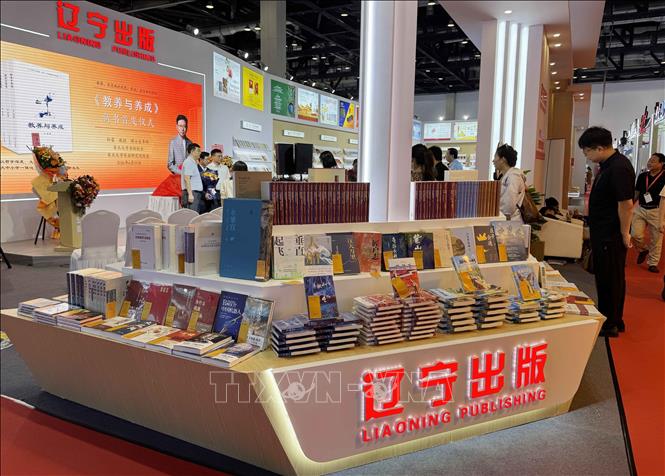 Vietnam, China strengthen publishing cooperation at Beijing book fair ...