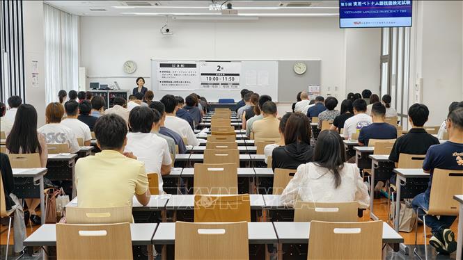 Nearly 1,000 candidates sit Vietnamese language proficiency test in ...