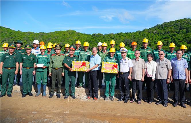 Lãnh đạo Cà Mau đôn đốc tiến độ dự án trọng điểm tại Hòn Khoai - Ảnh ...